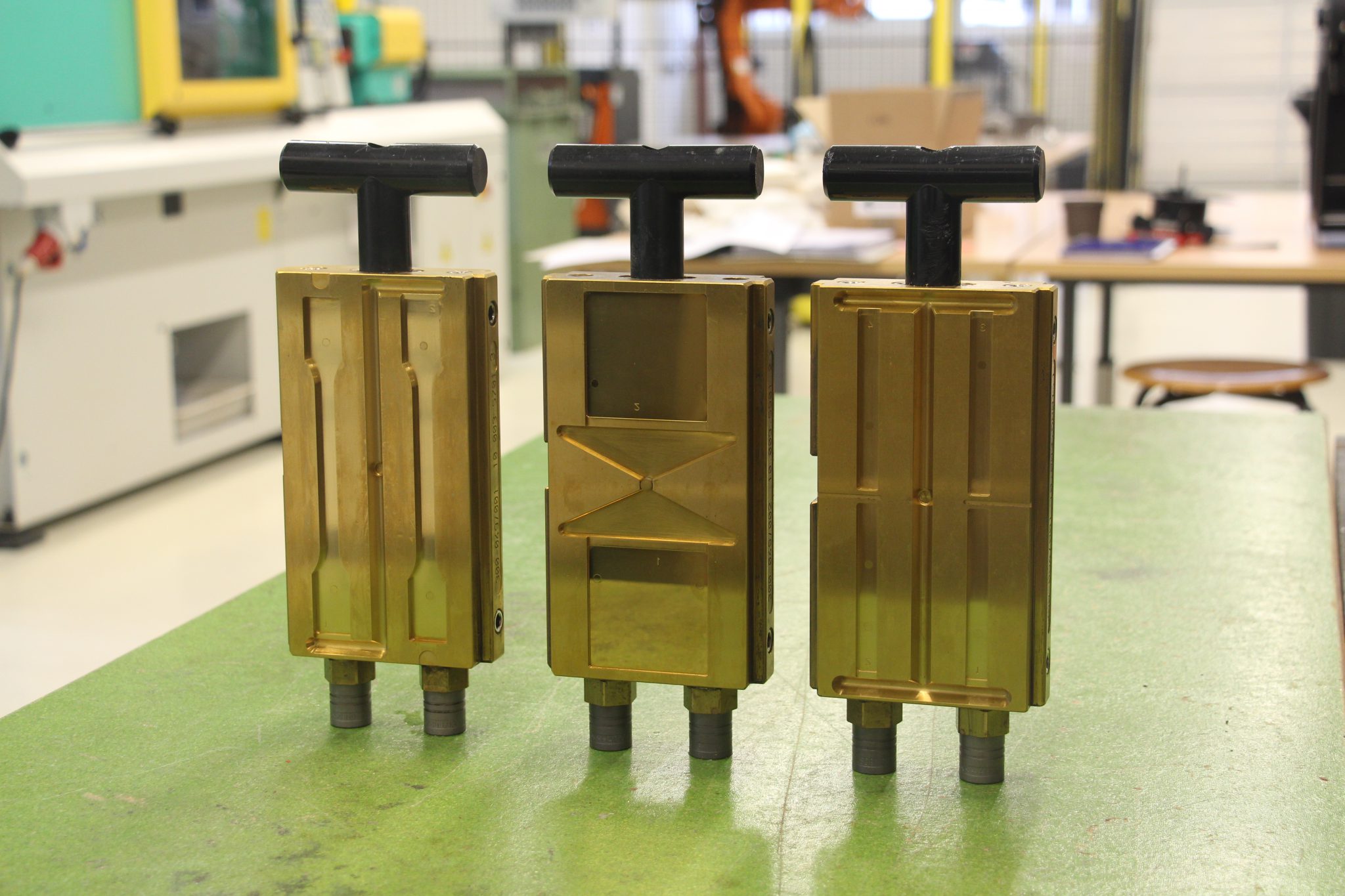 Axxicon ISO Quick Change mold | SPIC Emmen